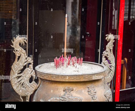 Taipei Taiwan October 2016 A Lot Of Incense Sticks In The Golden