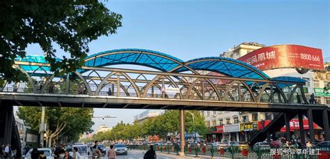 莘华建工承建的莘县第二座过街天桥正式通行 施工