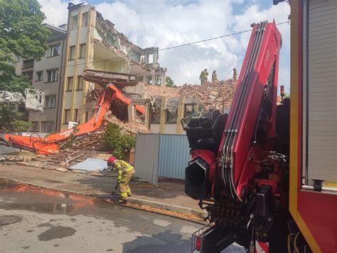 Groźny wypadek w czasie prac rozbiórkowych w centrum Kielc Radio Ostrowiec
