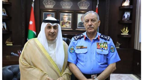 اللواء المعايطة يلتقي السفير الكويتي في عمان صور