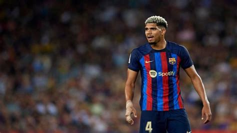مهدد بالغياب عن كلاسيكو الكأس إصابة احد نجوم برشلونة رياضة