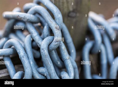 Chains Block Hi Res Stock Photography And Images Alamy
