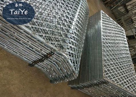 Galvanized Surface Welded Razor Wire Mesh Strong High Security Wire Fence