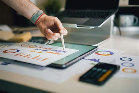 How To Create A Sales Report Steps KPIs Remuner