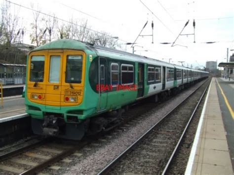 Photo Class 319 4 Car Emu No 319 008 At West Hampstead On A Wimbledon