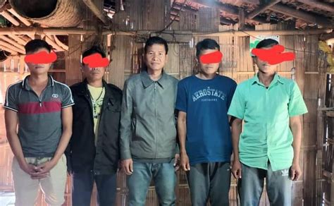 ဆမီးမြို့ရဲစခန်းမှ ရဲတပ်ဖွဲ့ဝင် ၄ ဦး လက်နက် အပြည့်အစုံဖြင့် Cdf ပလက်ဝ