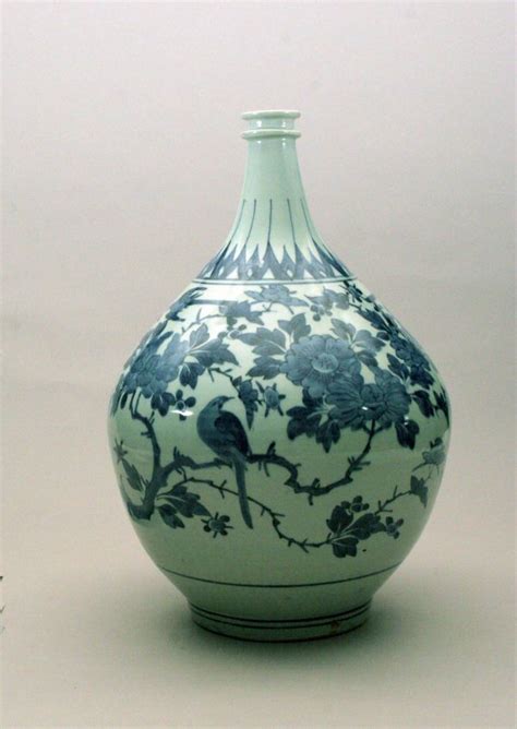 무료 이미지 병 장식 짙은 청록색 푸른 세라믹 인공물 유리 파란색과 흰색 도자기 도기류 질그릇 식물 꽃 화분 인테리어 디자인 야생화 보라색 가족