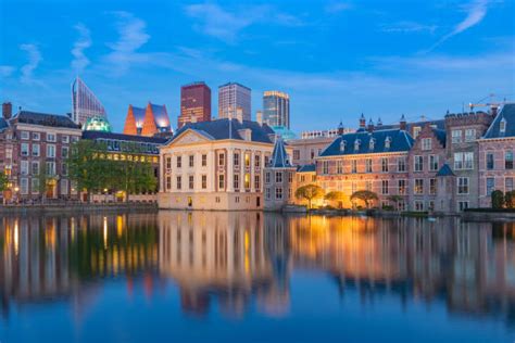 25 800 Den Haag Foto Foto Stok Potret And Gambar Bebas Royalti Istock