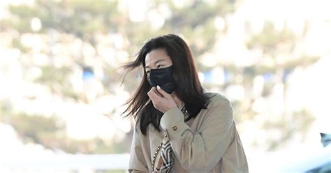 T포토 전지현 멀리서도 돋보이는 비율