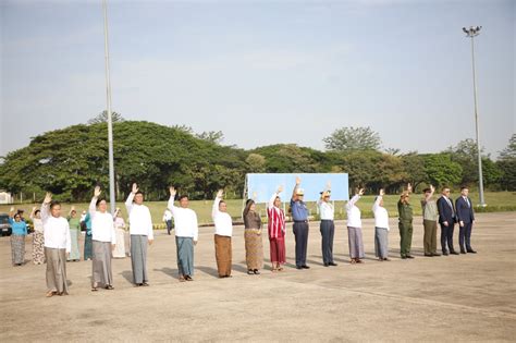 နိုင်ငံတော်စီမံအုပ်ချုပ်ရေးကောင်စီဥက္ကဋ္ဌ နိုင်ငံတော်ဝန်ကြီးချုပ် ဗိုလ်ချုပ်မှူးကြီး မင်းအောင်လ