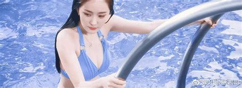 火辣比基尼照被挖！楊冪「大冪冪」包不住 乳波盪漾網讚爆 娛樂星聞