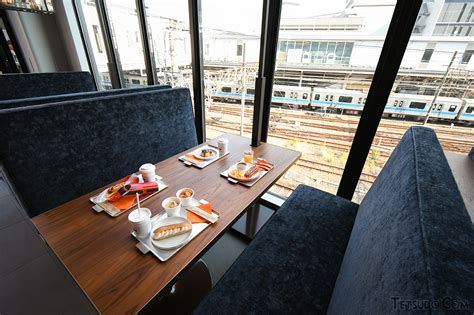 歴代ロマンスカー5形式勢ぞろい 4月開館の「ロマンスカーミュージアム」の館内は？ 鉄道コム