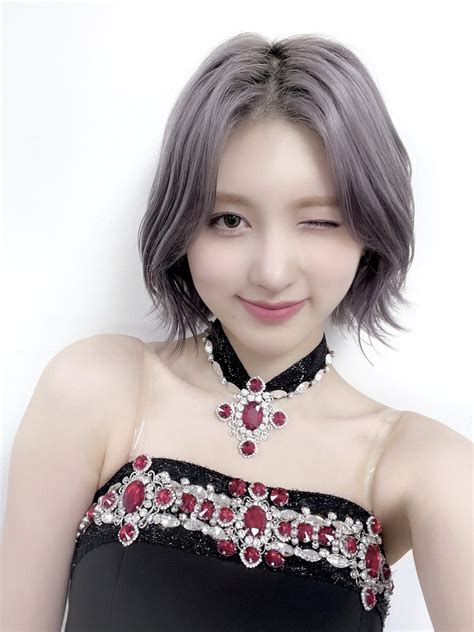 Ive On Twitter 다이브♡ 오늘 더팩트 뮤직 어워드에서 넥스트 리더상 올해의 아티스트상을 받게 되었어요😇 너무