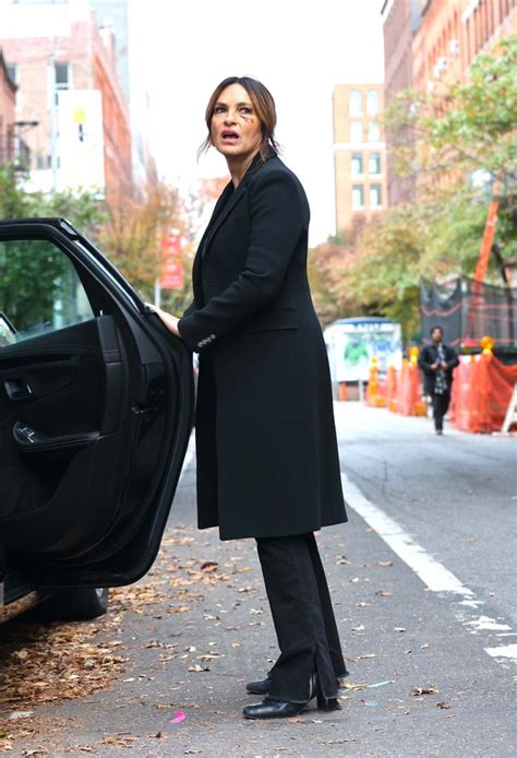 Pin By Jennifer Warner On Mariska Hargitay Mariska Hargitay Olivia