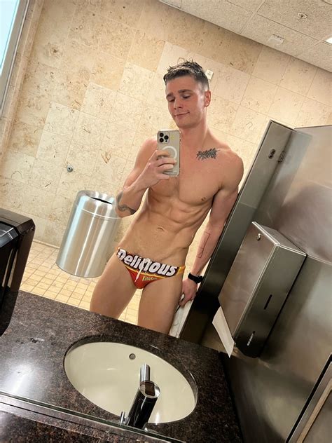 Travis On Twitter Sir This Is A Wendys Https T Co TLDnZljbXG Twitter