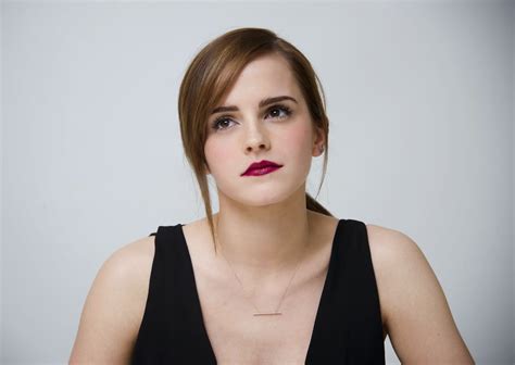High Quality Bollywood Celebrity Pictures Emma Watson Looks