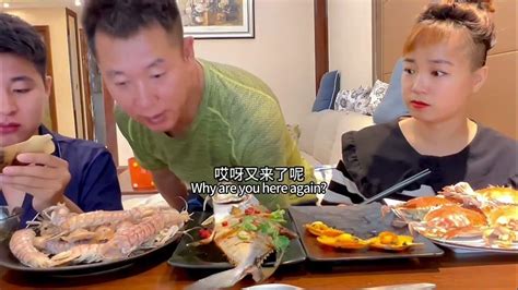 他怎么可能好心给我带东西eating Showeating Challengehusband And Wife Eating Food