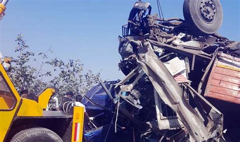 Maharashtra 4 Killed 5 Injured In Truck Car Collision Near Khopoli On