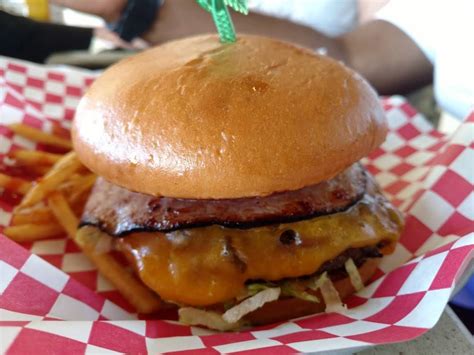 5 Oclock Somewhere Bar And Grill Restaurant 1112 N Ocean Dr