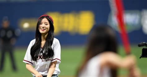 [ss포토]베릿굿 조현 시구 언니 던질게요