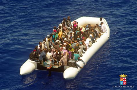Naufragio Nel Canale Di Sicilia Morti Le Immagini Giornale Di Sicilia