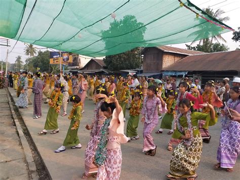 ကြံခင်းမြို့နယ်၌ ၁၃၈၄ ခုနှစ် မြန်မာရိုးရာယဉ်ကျေးမှု မဟာသင်္ကြန်ပွဲတော်ဖ