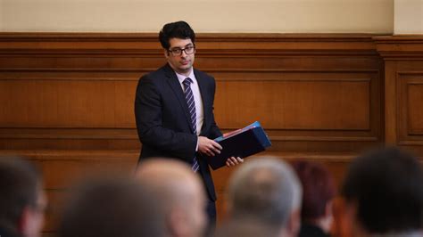 Още нямаме окончателен отговор от ЕК за предоговарянето на ПВУ Nova