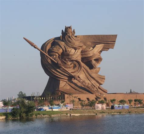 Статуя Гуань Юя: где находится и что посмотреть рядом