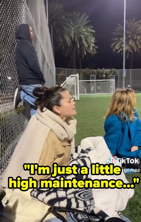 Selena Gomez Shouts Im Single In Funny Tiktok