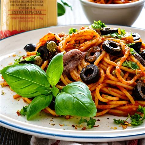Espaguetis Con Anchoas Y Aceitunas Negras Pastas Allegri