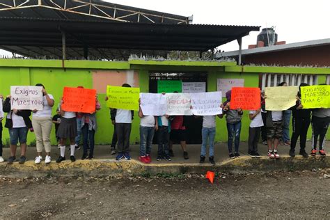 No tienen maestro y padres de familia toman escuela de Tejería Veracruz xeu noticias veracruz