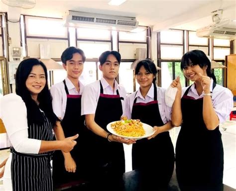 🍱🍛มื้อเย็นวันหยุ โรงเรียนกาญจนานุเคราะห์ จังหวัดกาญจนบุรี
