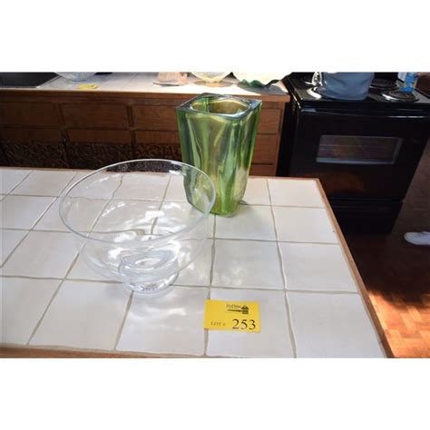 Green Glass Vase And Glass Fruit Bowl 2 Pcs Mcclain Auctions Hawaii