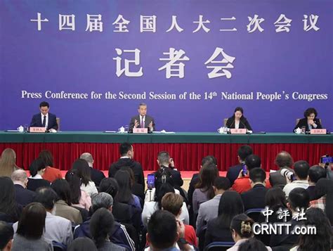 王毅：望中欧关系能一路绿灯 畅通无阻
