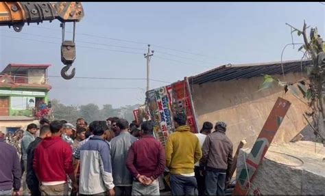मोरङको बुढीगंगामा ट्रक पल्टिएर किच्दा तीन बालबालिकाको मृत्यु