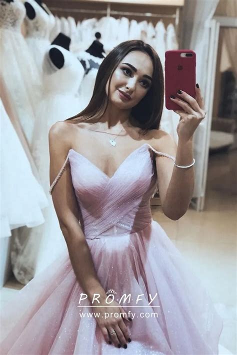 Champagne Tulle Spaghetti Straps Flounced Prom Gown Promfy
