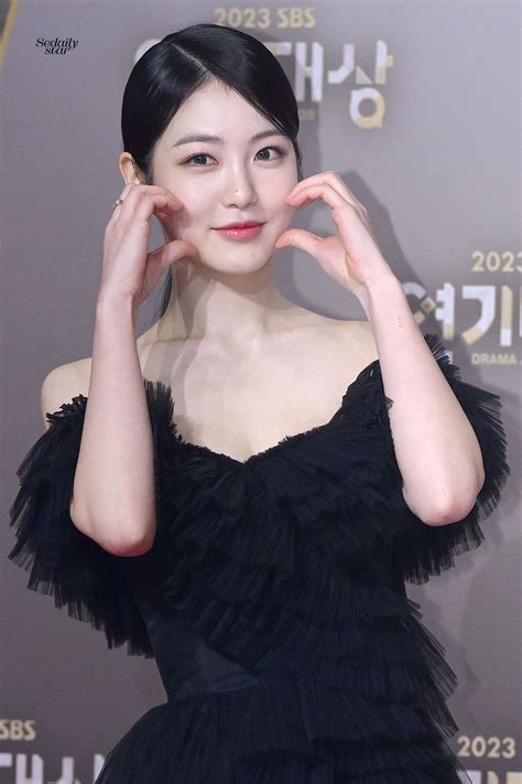 신예은 촬스의 이슈와 유머