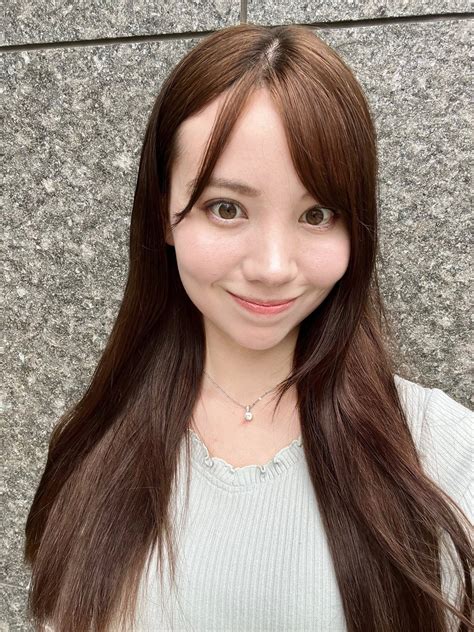 ミス慶應2023 No4 ホワイトヘッド ニコラ On Twitter お疲れ様です ️ 今日もインターンに行っただけなのでそんなに面白い写真がありません🥲笑 この壁背景だと光の具合が