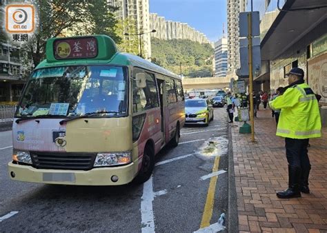 葵涌設打擊酒駕藥駕 金毛專線小巴司機斷正｜即時新聞｜中港台｜oncc東網