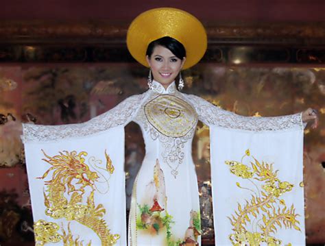 More Photos Of Phan Thi Mo In Traditional Dressao Dai Miss World