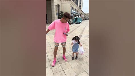 若不是我亲眼所见，原来哥哥就是这样带妹妹的 内容过于真实萌娃相差12岁的兄妹俩 Youtube