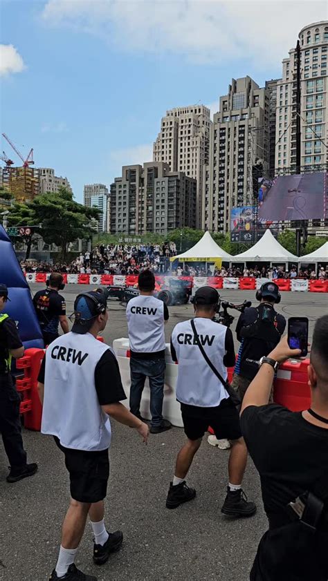怡塵 全民試車手🚘 感謝 Bcracingtw 邀約到國際麗寶賽車場 讓我有機會可以親̶自̶對̶ Fwywtom ̶興̶師̶問