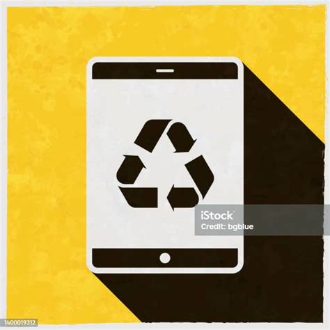 재활용 기호가있는 태블릿 Pc 질감이 있는 노란색 배경에 긴 그림자가 있는 아이콘 Brand Name Smart Phone에