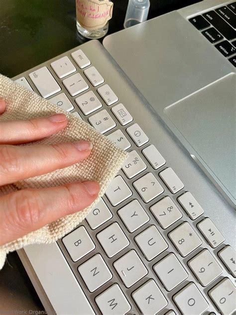 How To Clean Your Keyboard 5 January 16 2023