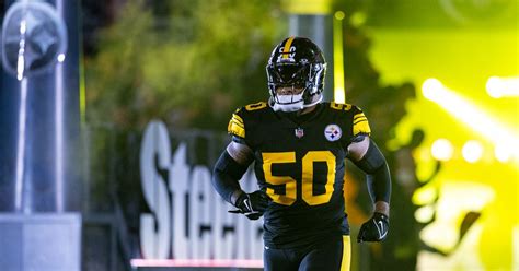 Steelers Lb Elandon Roberts Leaves Game With Injury Myles Jack Enters