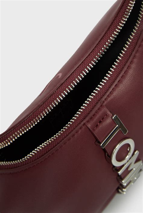 Женская бордовая сумка TJW CITY BOLD SHOULDER BAG Tommy Jeans ...