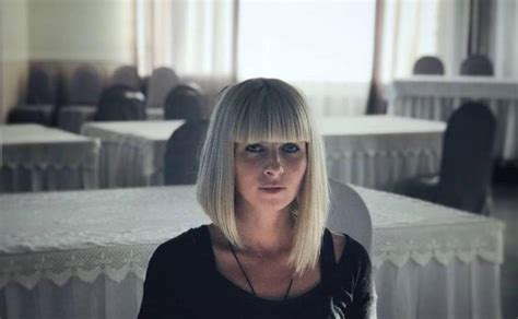 Jurnalistă agresată de jandarmi Proasta dracu cine te a pus să vii să faci poze