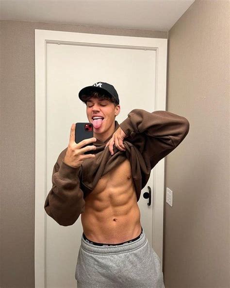 Pin Su Aesthetic Body Men
