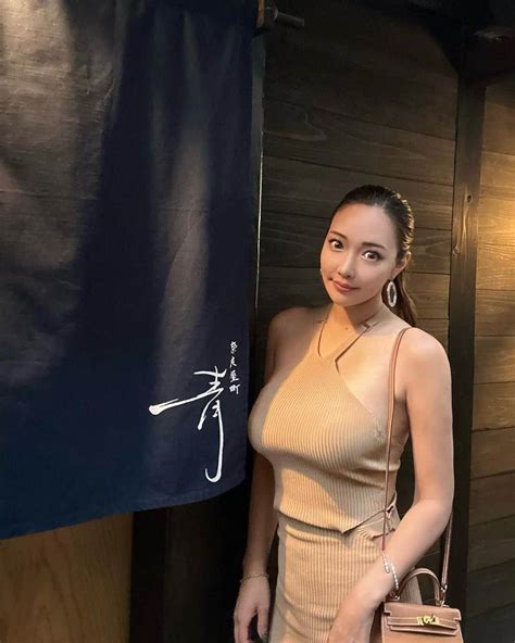 桃瀬ともさんのインスタグラム写真 桃瀬ともinstagram 「今日の🍽青 あん肝の茶碗蒸し美味しかった💓 イノベーティブ 日本食