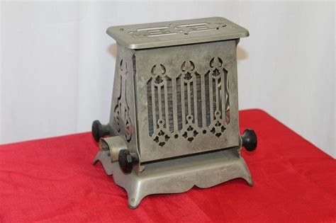 Early 1900s Hotpoint Electric Vintage Toaster At 1stdibs 1900s